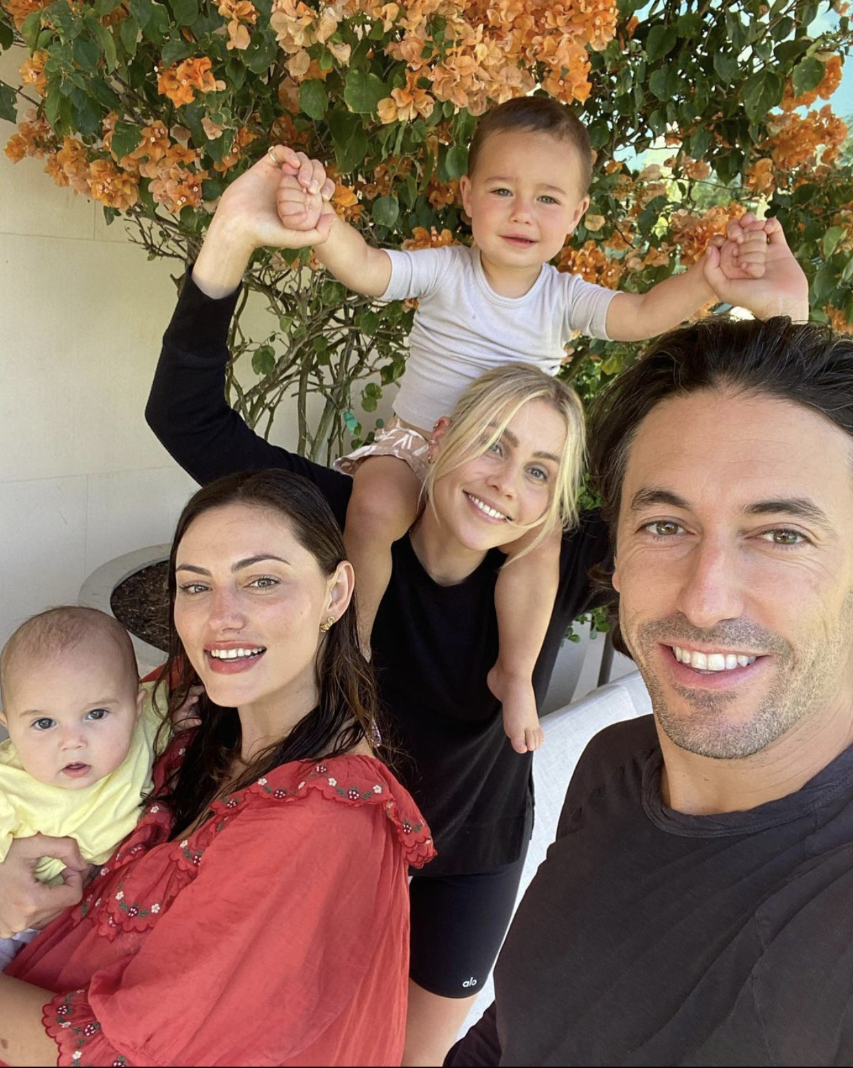 Phoebe Tonkin Claire Holt