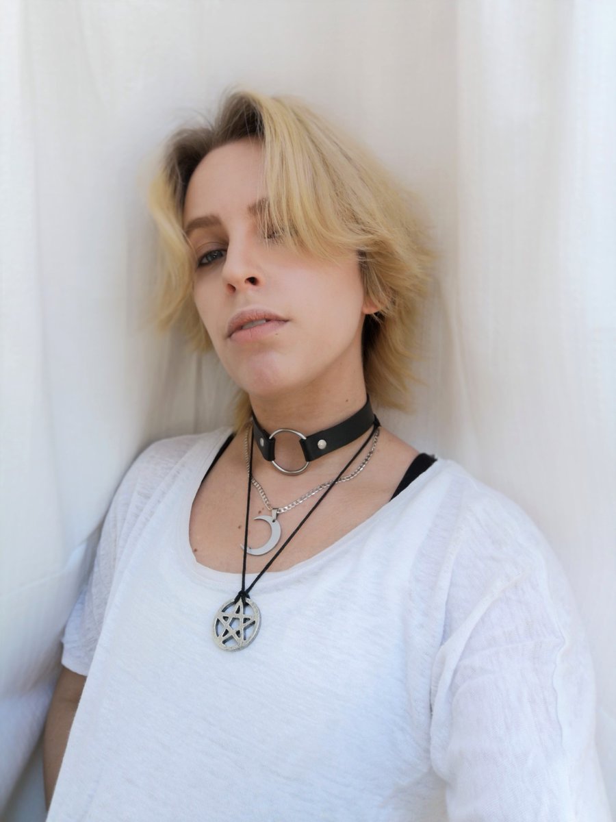 Yami 🇸🇪 | Boywife VTuber | Twitch Partner 🐌💙 (@sensei_yami) さんのコスプレ作品 ...