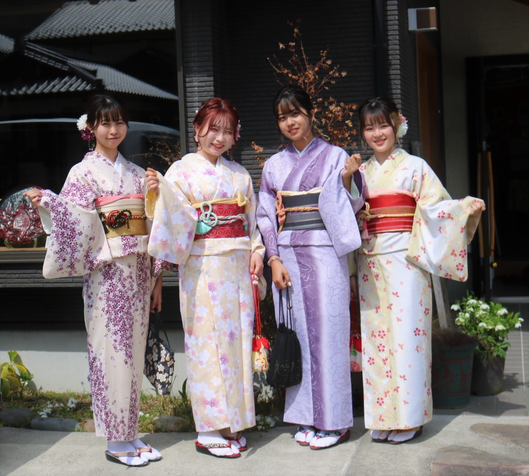 COCON NIKKO on Twitter: "お客様フォト 仲良し4人組👭👭 名古屋帯で大人可愛くコーディネートをして日光観光へお出かけに行かれました！ 食べ歩きなど楽しまれたようで何より ...