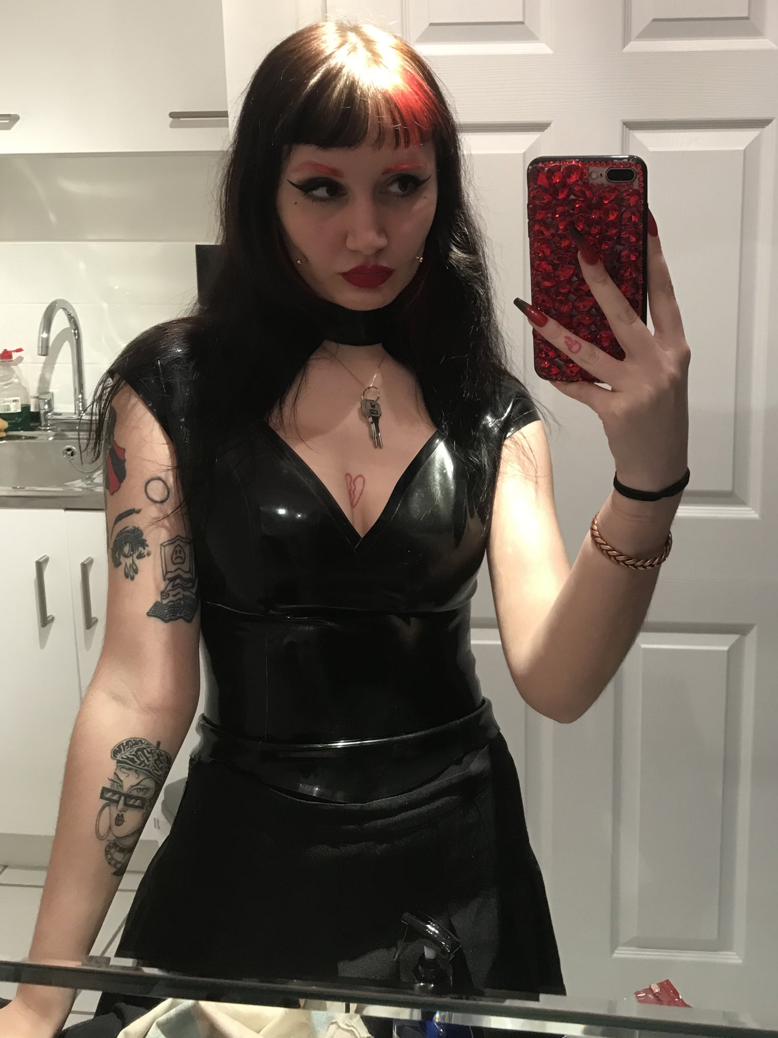 TW Pornstars - 2 pic. Miss Vera Violette - $5 OF. Twitter. everyday vs domme. 12:41 PM - 21 Mar 2021