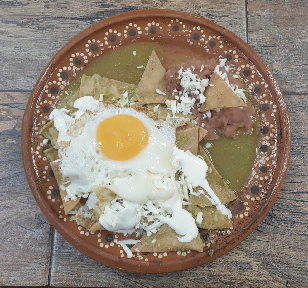 Chilaquiles Verdes Con Huevo