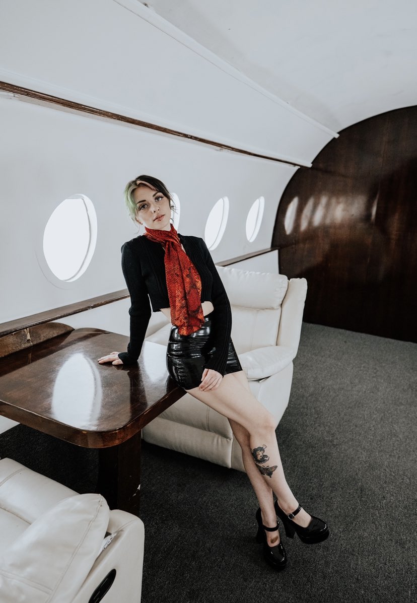 Tw Pornstars 1 Pic ☆ Fetish Kitten ☆ Twitter Your Flight Attendant