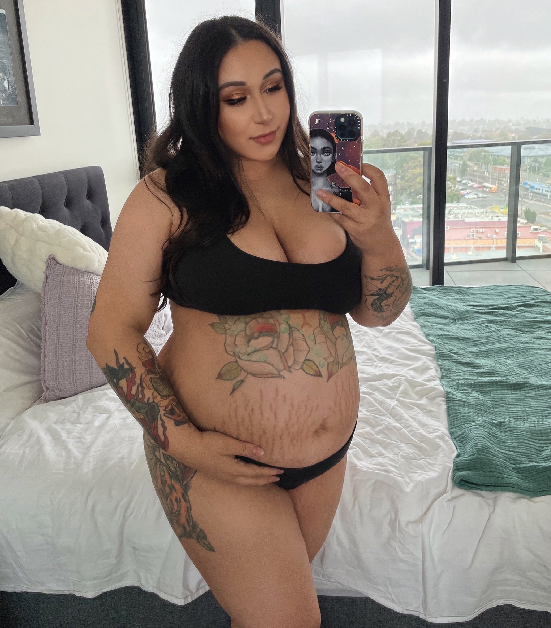 MariaJupiter Suicide on Twitter: "Lots of curves, lines, scars and love going on with my body at ...