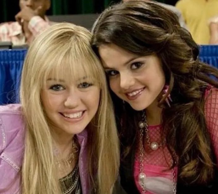 Hannah Montana And Selena Gomez Fight