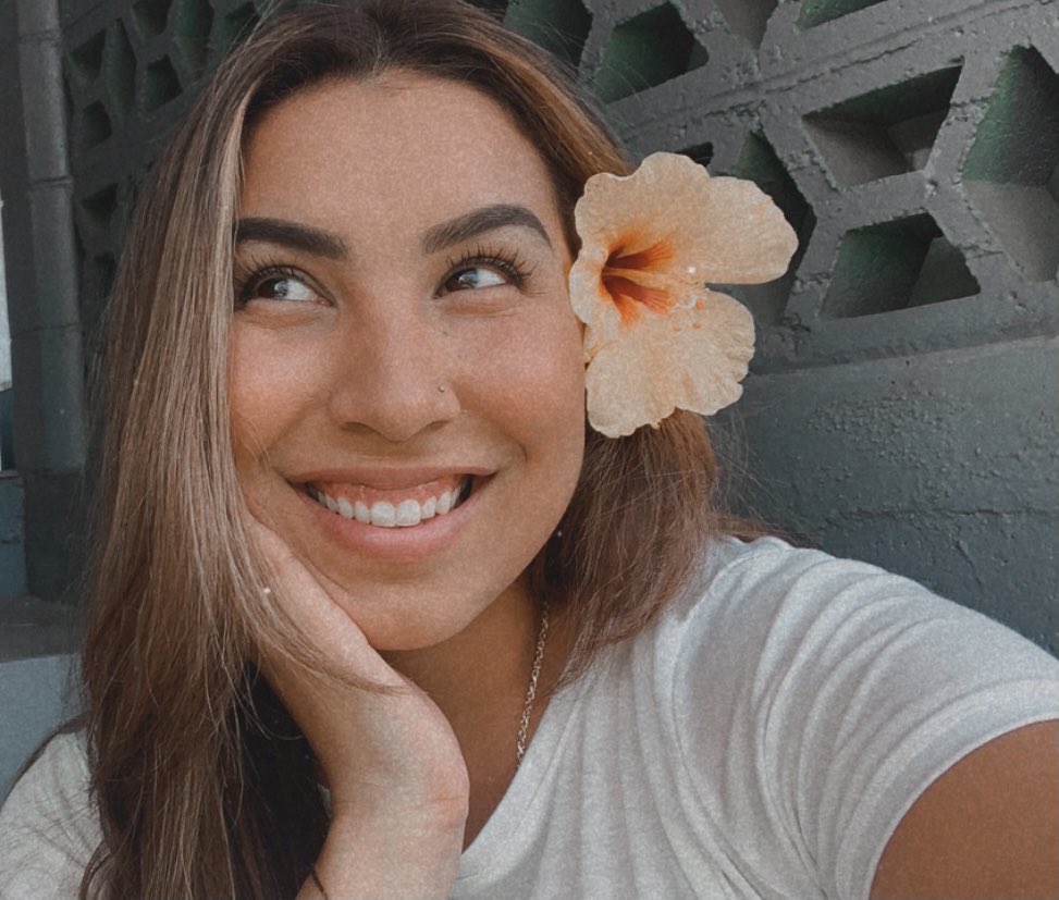 Ana Davis's Instagram, Twitter & Facebook on IDCrawl