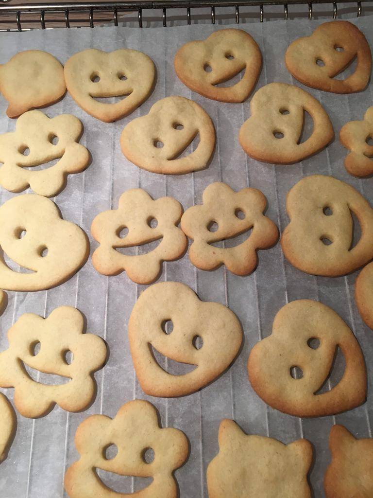 Isabel Drost-Fromm on Twitter: "I'm sure the recipe for the dough and for the cookie cutters can ...