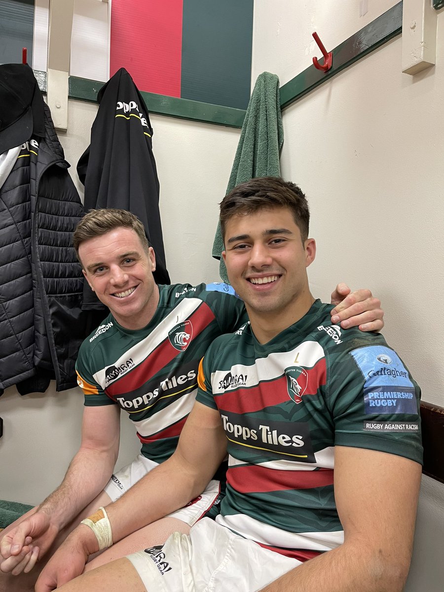 Daniel Kelly Shirtless