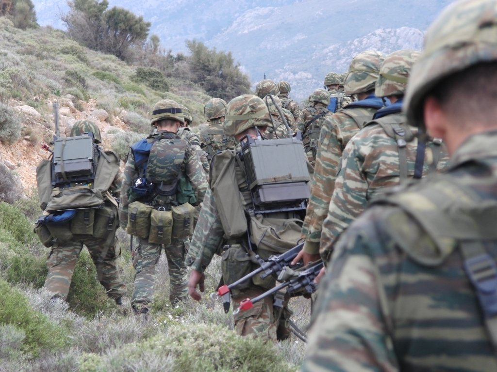 𝔗𝔥𝔢 𝔇𝔢𝔞𝔡 𝔇𝔦𝔰𝔱𝔯𝔦𝔠𝔱 on Twitter: "Hellenic Armed Forces 🇬🇷 Infantry, note the TRC-9200 radios ...