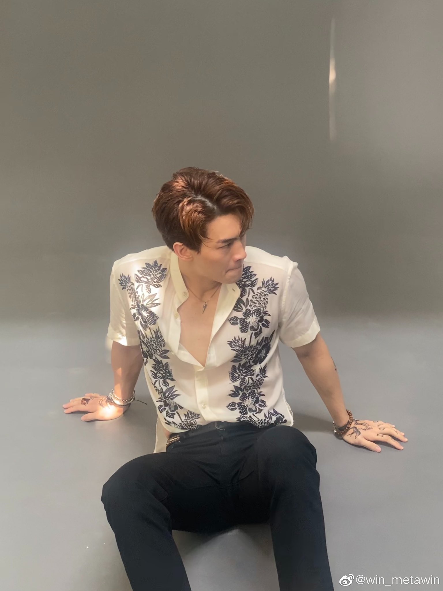 winmetawin.official on Twitter: "Weibo win_metawin Update หล่อมากกกกกก 🐰💚 @winmetawin # ...