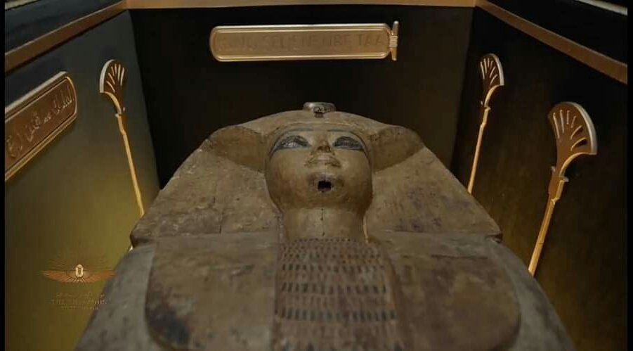 سلام عليكم ملوك مصر العظماء🤚 تعالوا ندخل جوه سيارات نقل المومياواتالملكية ونشوف كل ملك ونحكي