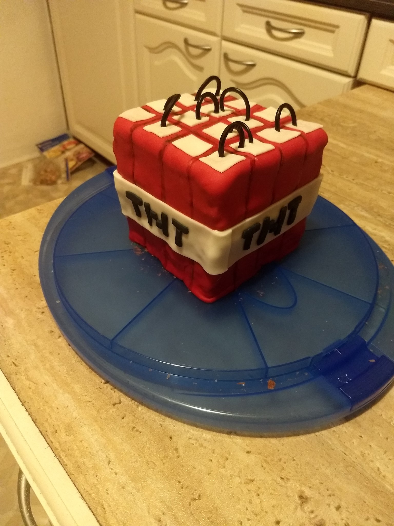 Minecraft Tnt Kuchen Minecraft Tnt And Creeper Cake