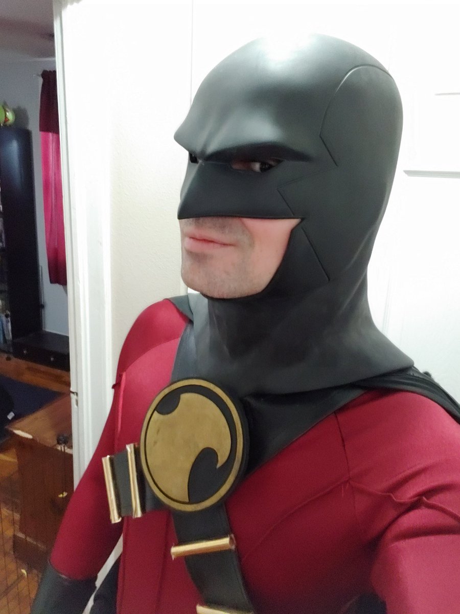 Red Robin Cowl