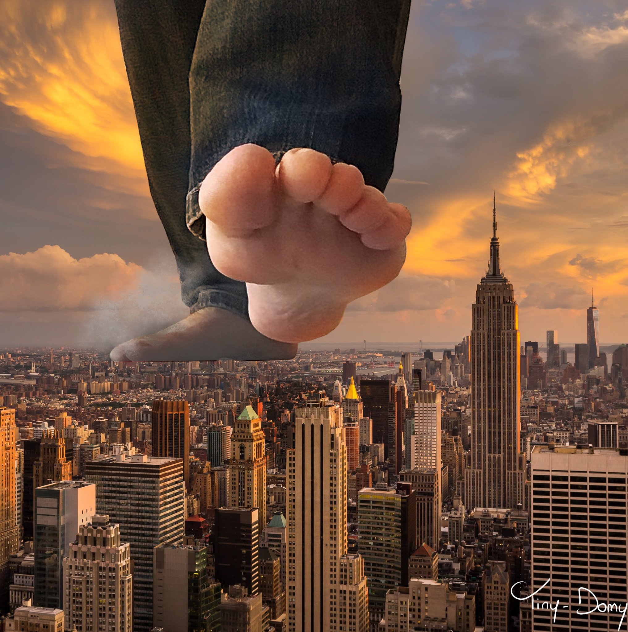 Giant Feet Crush Men