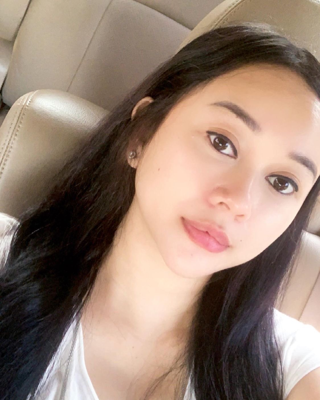 Telanjang Aura Kasih Bugil