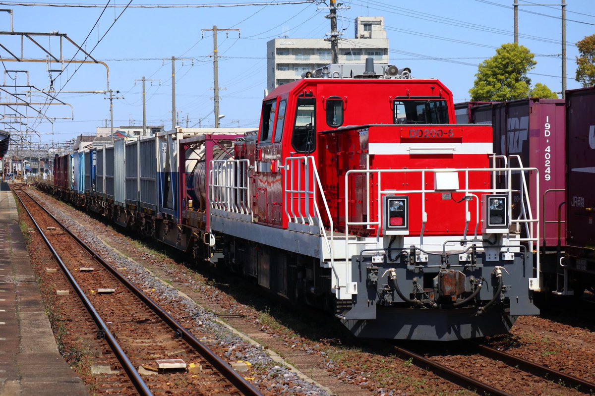 Mossan on Twitter: "本日の収穫④です。 2080レ(DF200-205) 四日市の入換機はDD200-5でした。 四日市駅にて。…