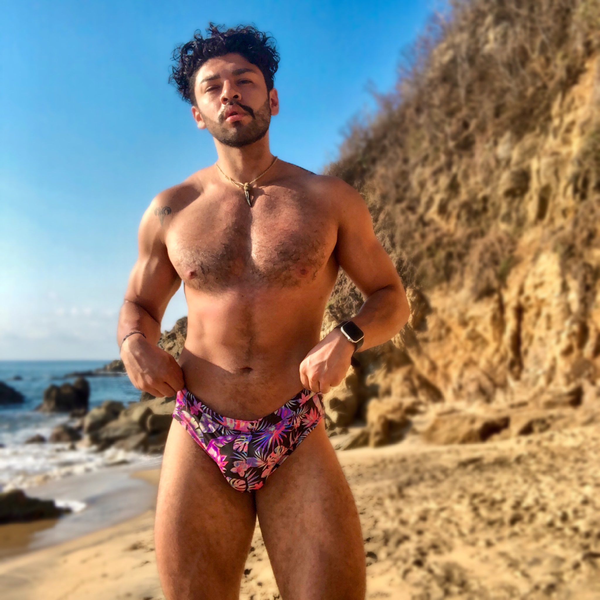 Jess Chulo on Twitter: "Este cuerpecito ya está que arde 🥵 Z🔥pol 🔥te https://t.co/Pi7aZxPhqX ...