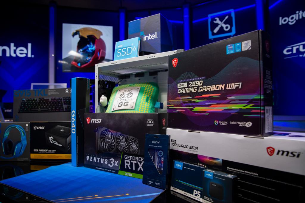 Intel Gaming on Twitter: "Less than 2 hours to go until #ModMondays Live ft. @Robeytech! We're ...