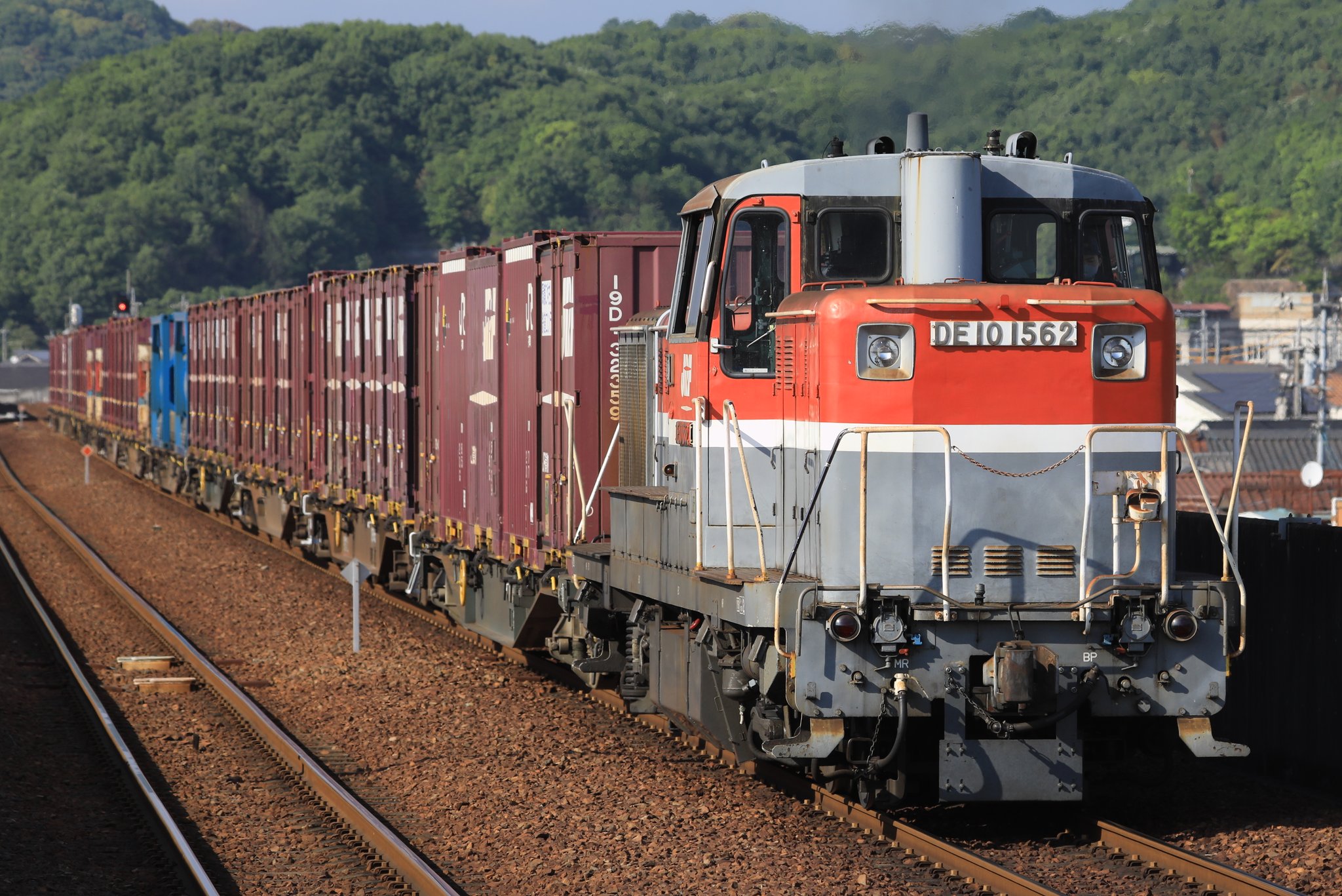 Camaro on Twitter: "4/25 水島臨海鉄道 3091レ～132レ(単機) DE701 3093レ, 3095レ DE10-1562 先が長くなさそうなボロボロの70と ...