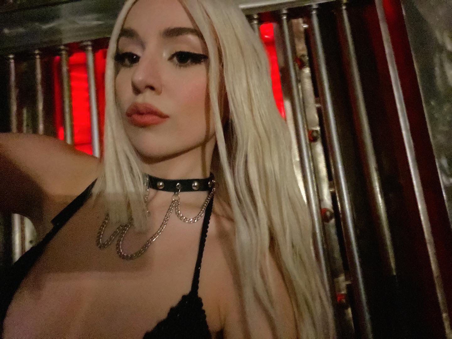 Ava Max On Twitter ~~ 🖤 Head And Heart Archives 🖤
