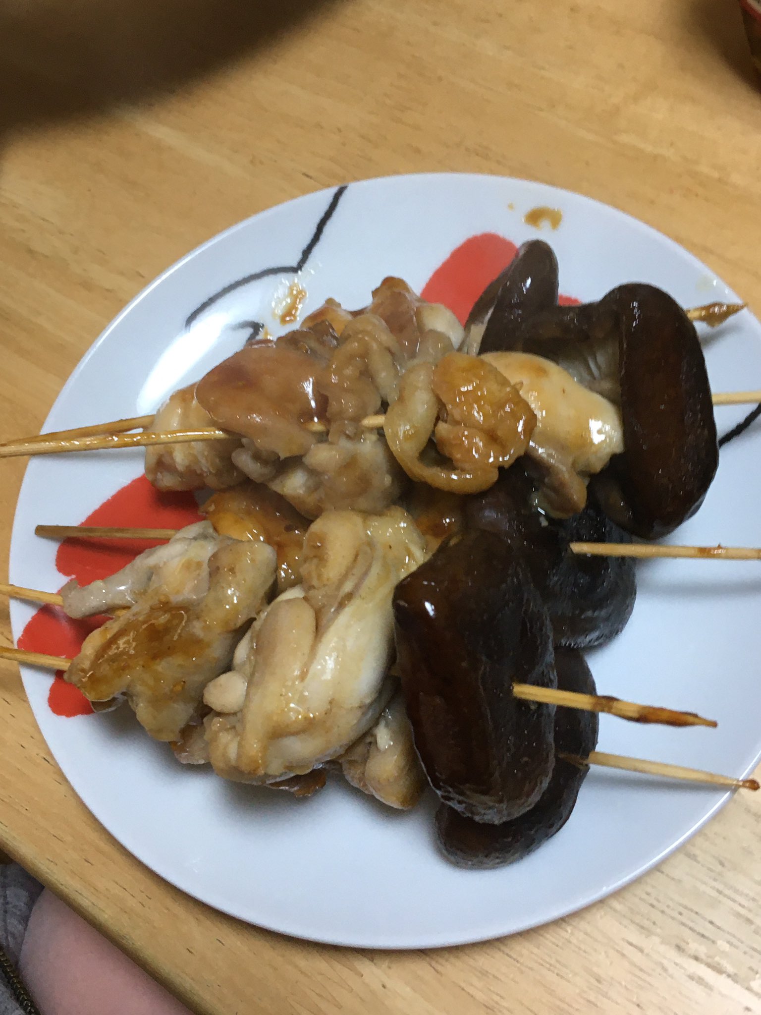 おさとう☪️★🐏 On Twitter なら!俺は鳥肉と野生キノコの串焼きだ!…