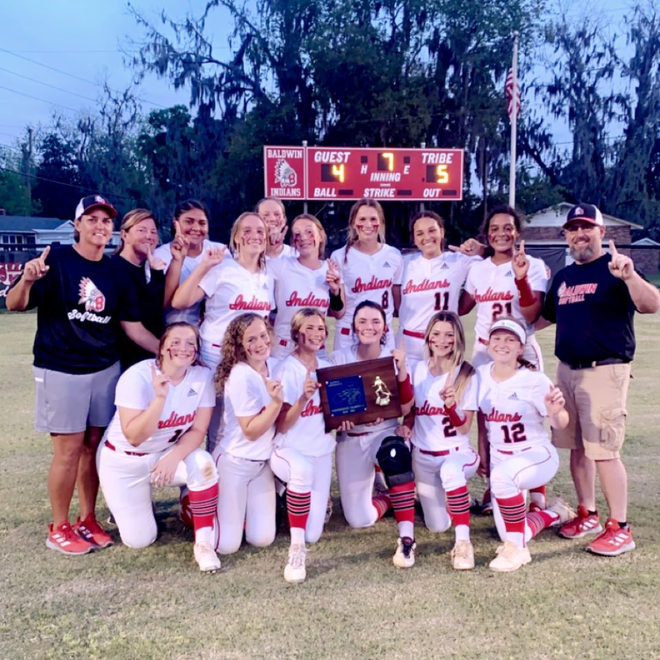 Iris Merced's Instagram, Twitter & Facebook on IDCrawl