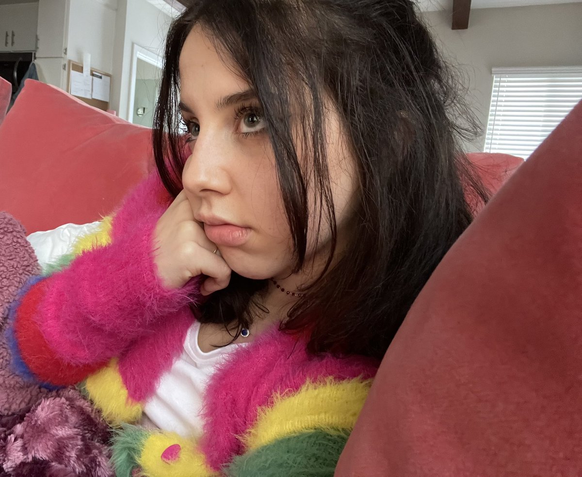 Watchin a movie send money Princess Violette🍓LA @themissviolette