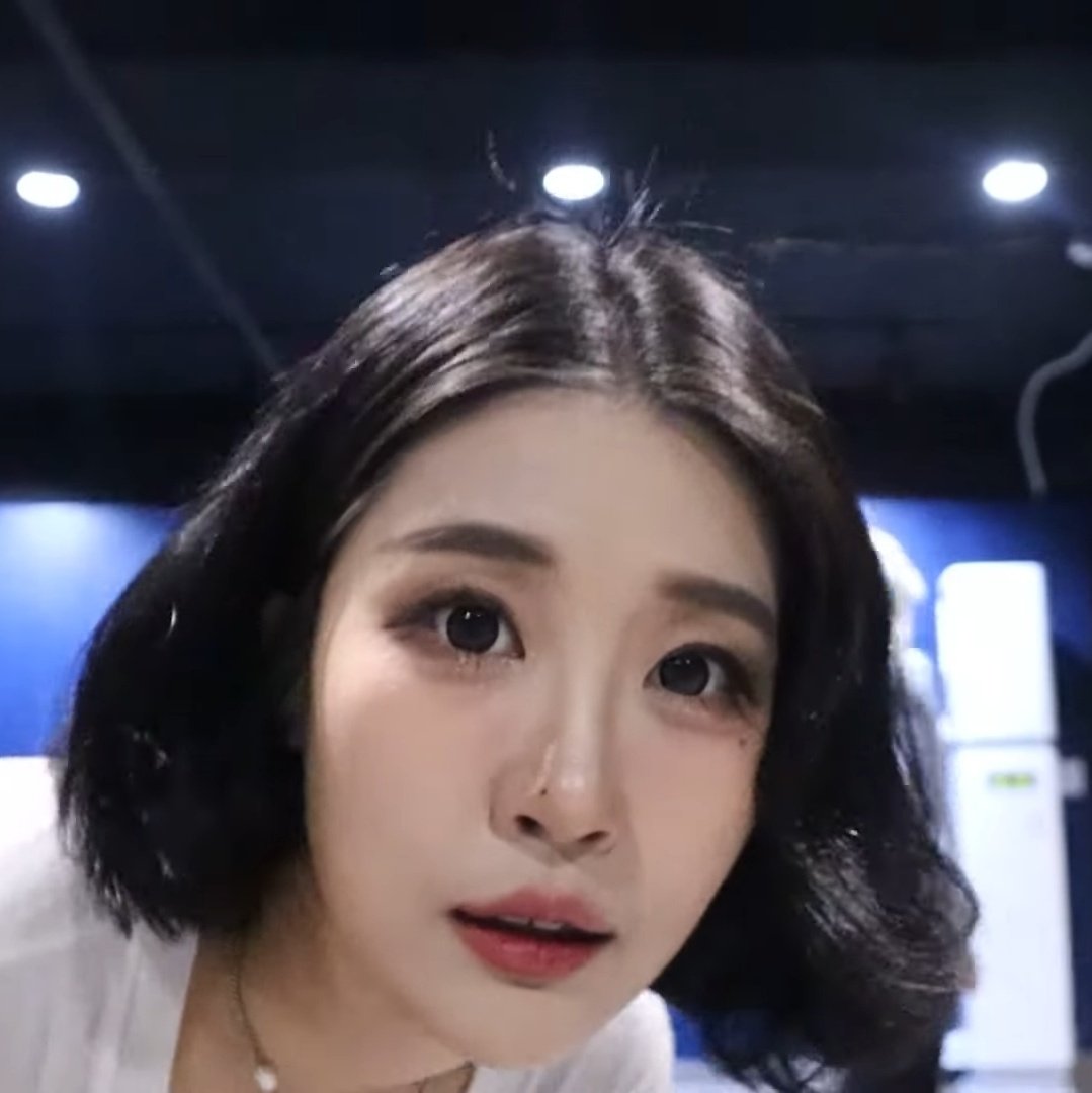 she look like a bunny 🥺🐰 bomi pics ia @__bomistry