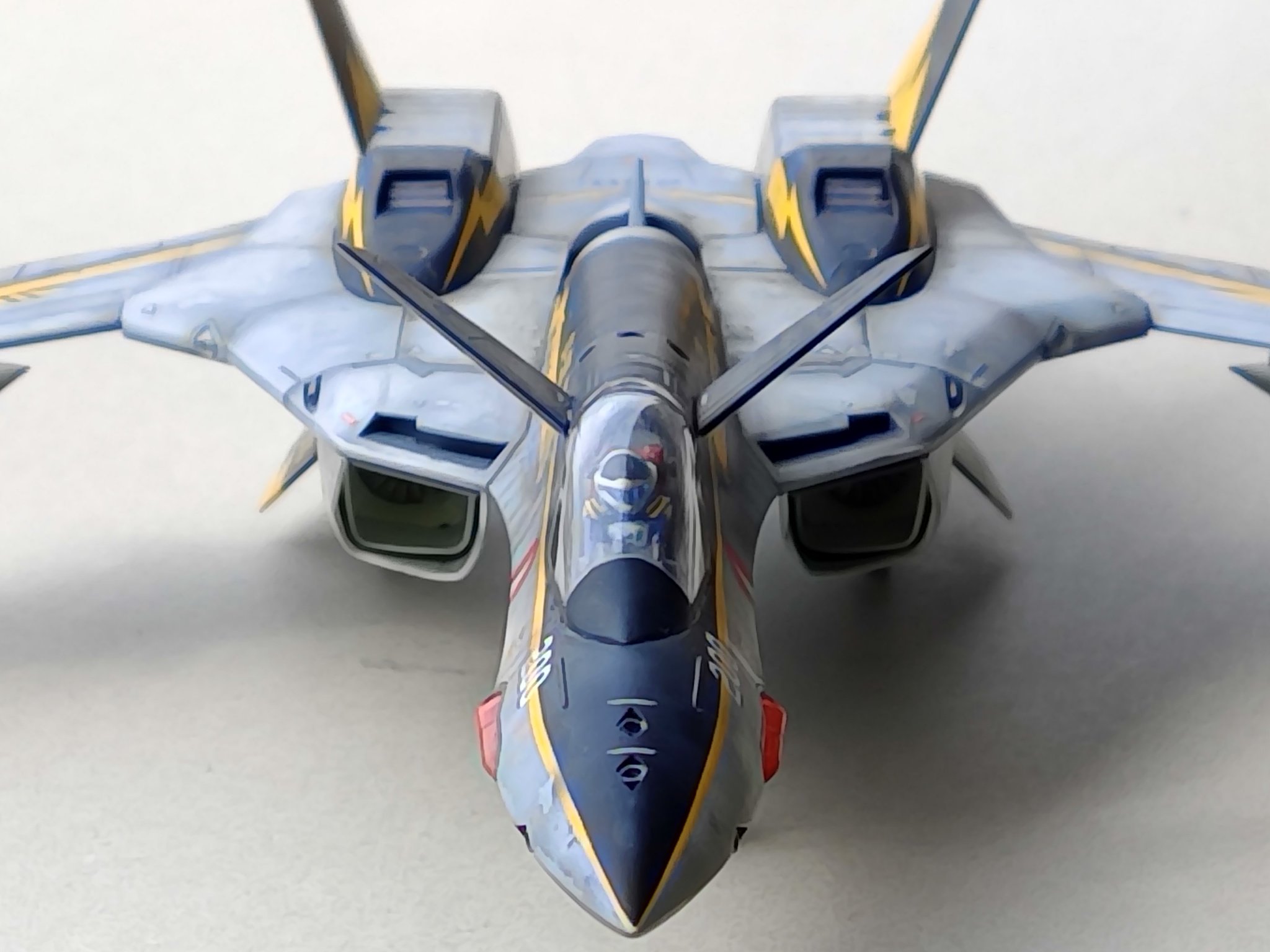 だごれっど on Twitter: "ハセガワ製 1/72 VF-19A ”SVF-569 ライトニングス ” 製品箱絵をイメージソースにして実在感のある仕上がりを目指しました。 機体本体も ...