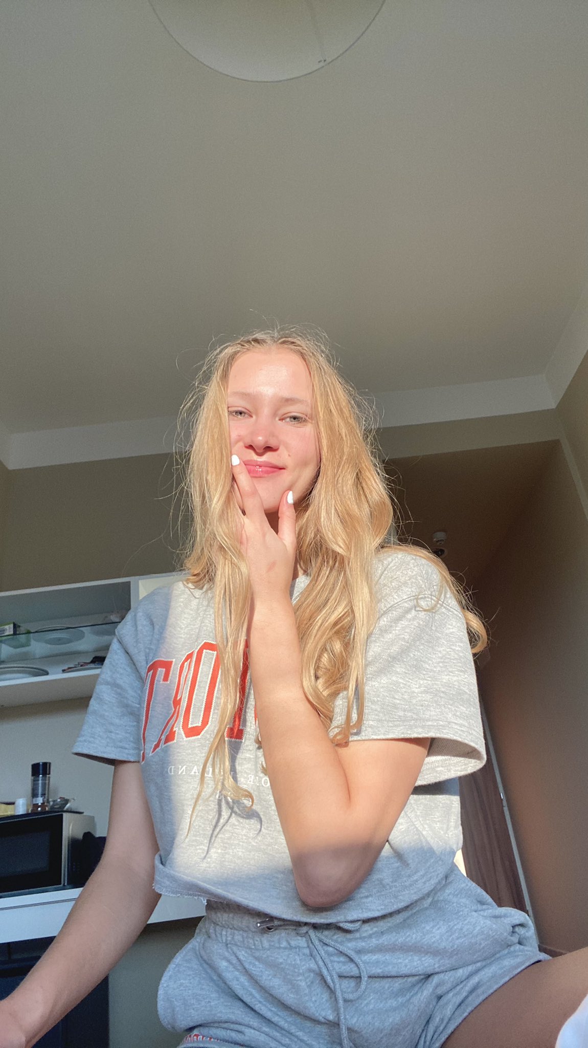 Tw Pornstars 2 Pic Ivi Rein Twitter Relaxed Evening After A Tough