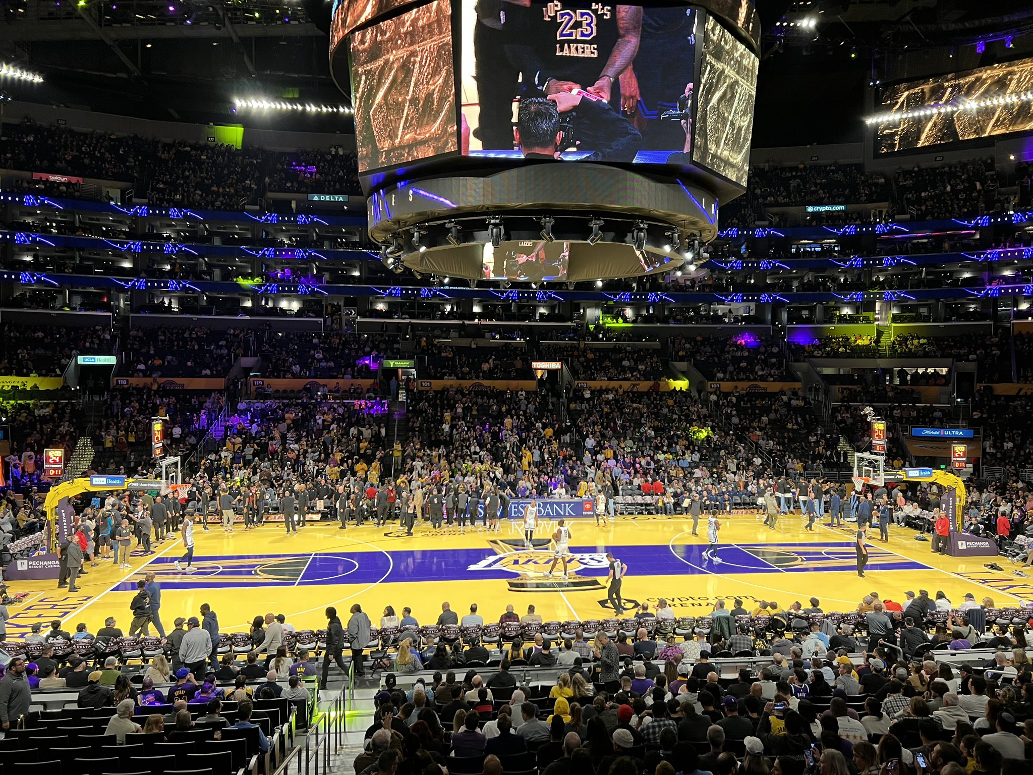 Lakers Basketball Court Photos: First Look At Pelicans In Season