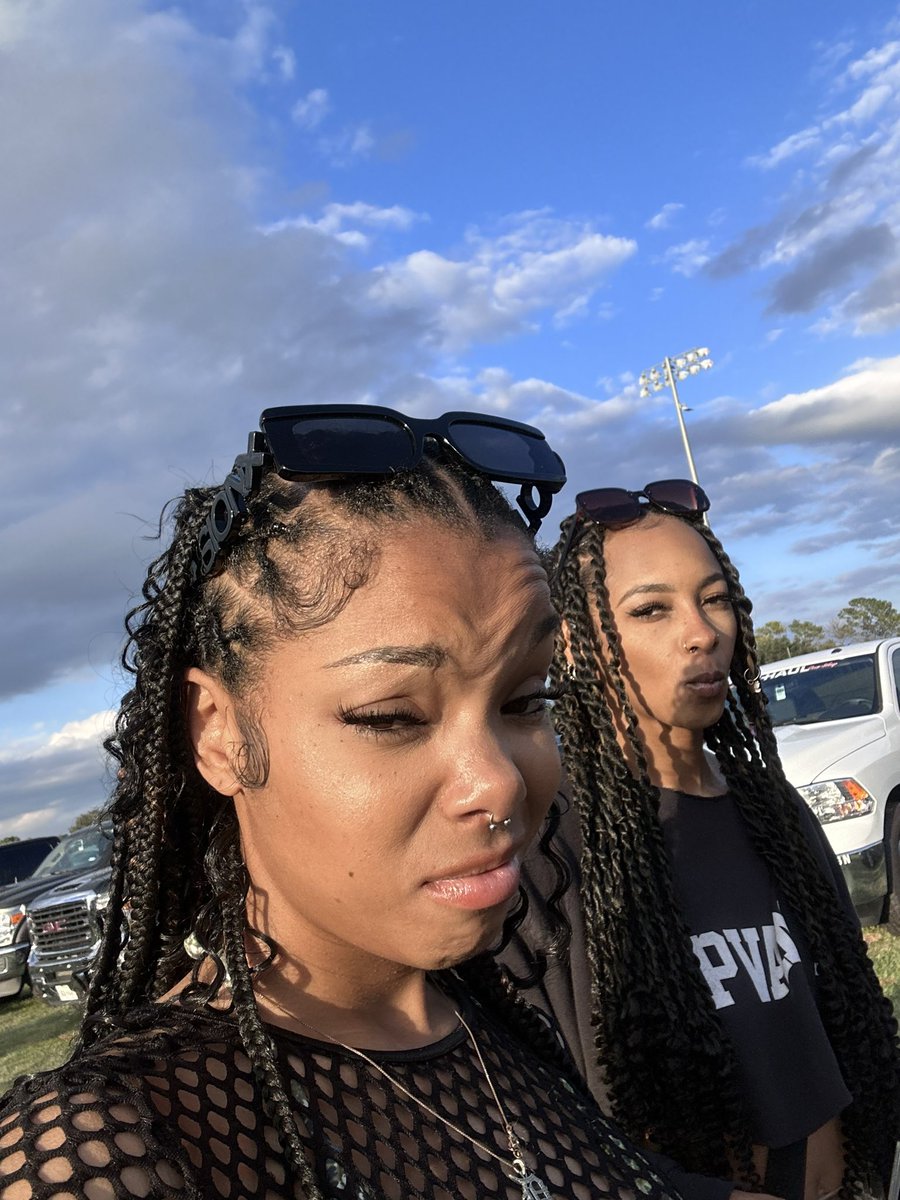 Mara Mack's Instagram, Twitter & Facebook on IDCrawl