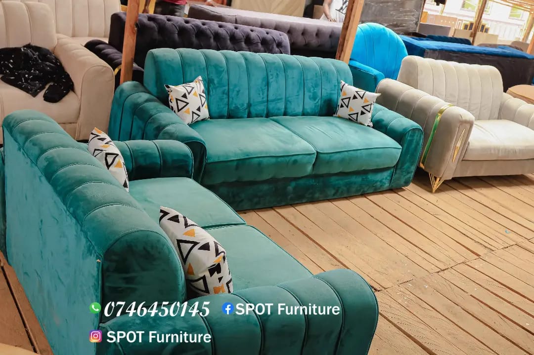 Uhuru Design Daybed Gen Muhoozi Meets Kenya's Uhuru Kenyatta In