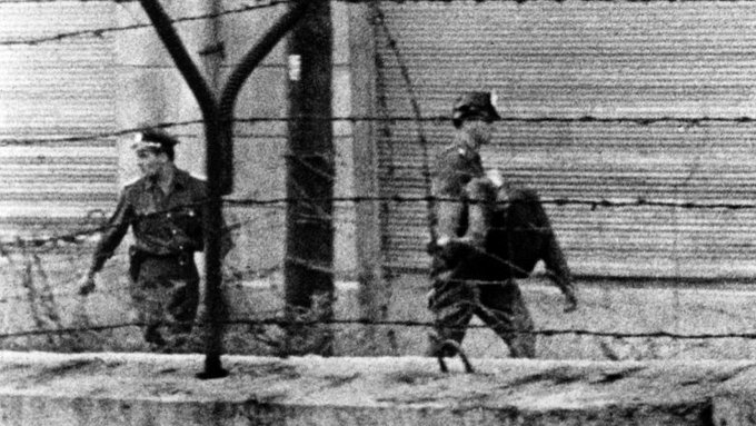 Hace hoy 34 años, 9 de noviembre de 1989, un muro de la vergüenza, un ...