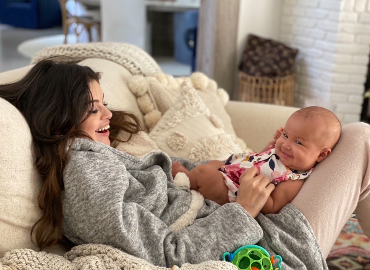 Selena Gomez And Her Baby Selena Gomez And Fiance Benny Blanco Reveal