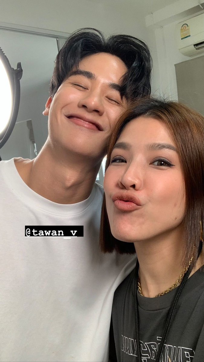 𝐭𝐚𝐰𝐚𝐧𝒄𝒉𝒂𝒑𝒕𝒆𝒓. on Twitter: "☺️💙 [tibya.pui] #Tawan_V"