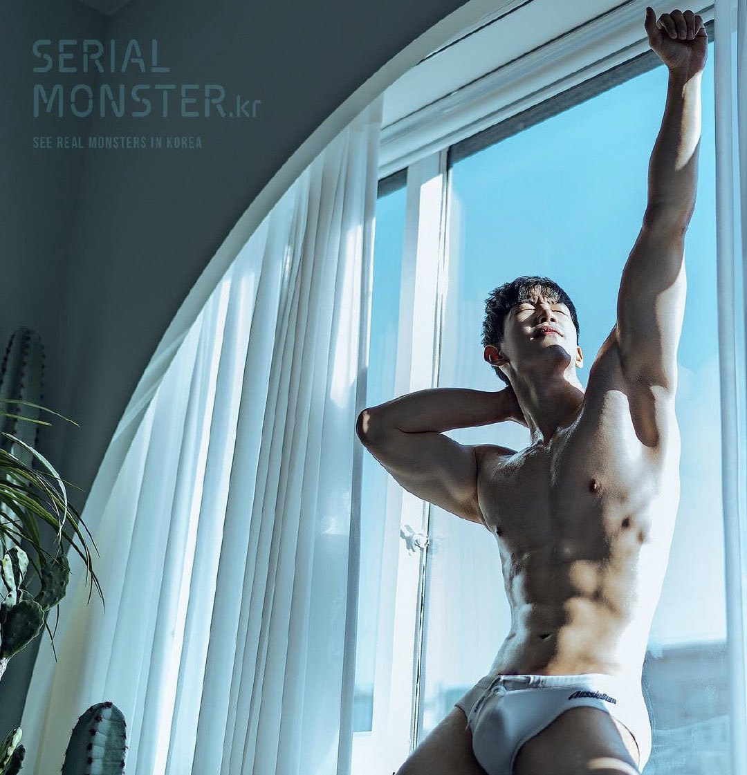 FOREST ALBUM 🏳️‍🌈🇺🇦 on Twitter: "- 我今天才看清楚：小哥不但是男模而且是摄影师！从他的Instagram: 🇰🇷 IG：dgncw 可以看到另一个链接👍