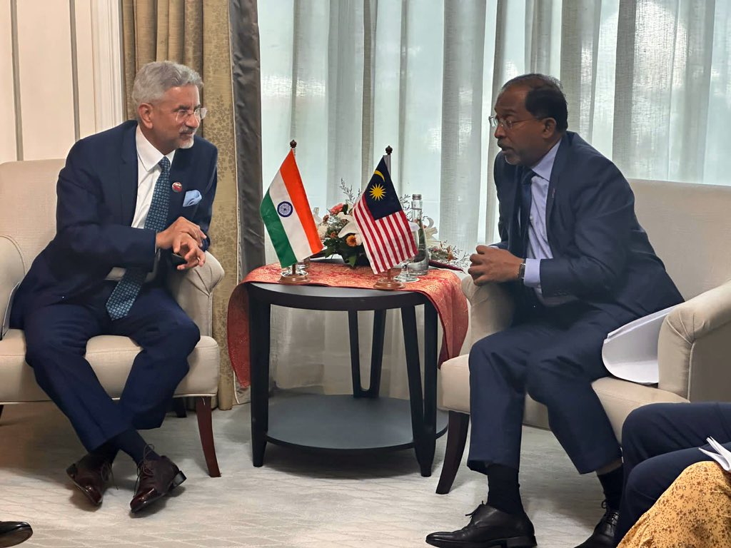 Dr. S. Jaishankar on Twitter: "Great to meet Foreign Minister of Malaysia Dr Zambry Adbul Kadir ...