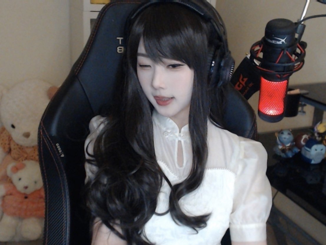 Kitty on Twitter: "rate tonights look for the cast 🐰 FPX vs NIP BLG vs RNG https://t.co ...