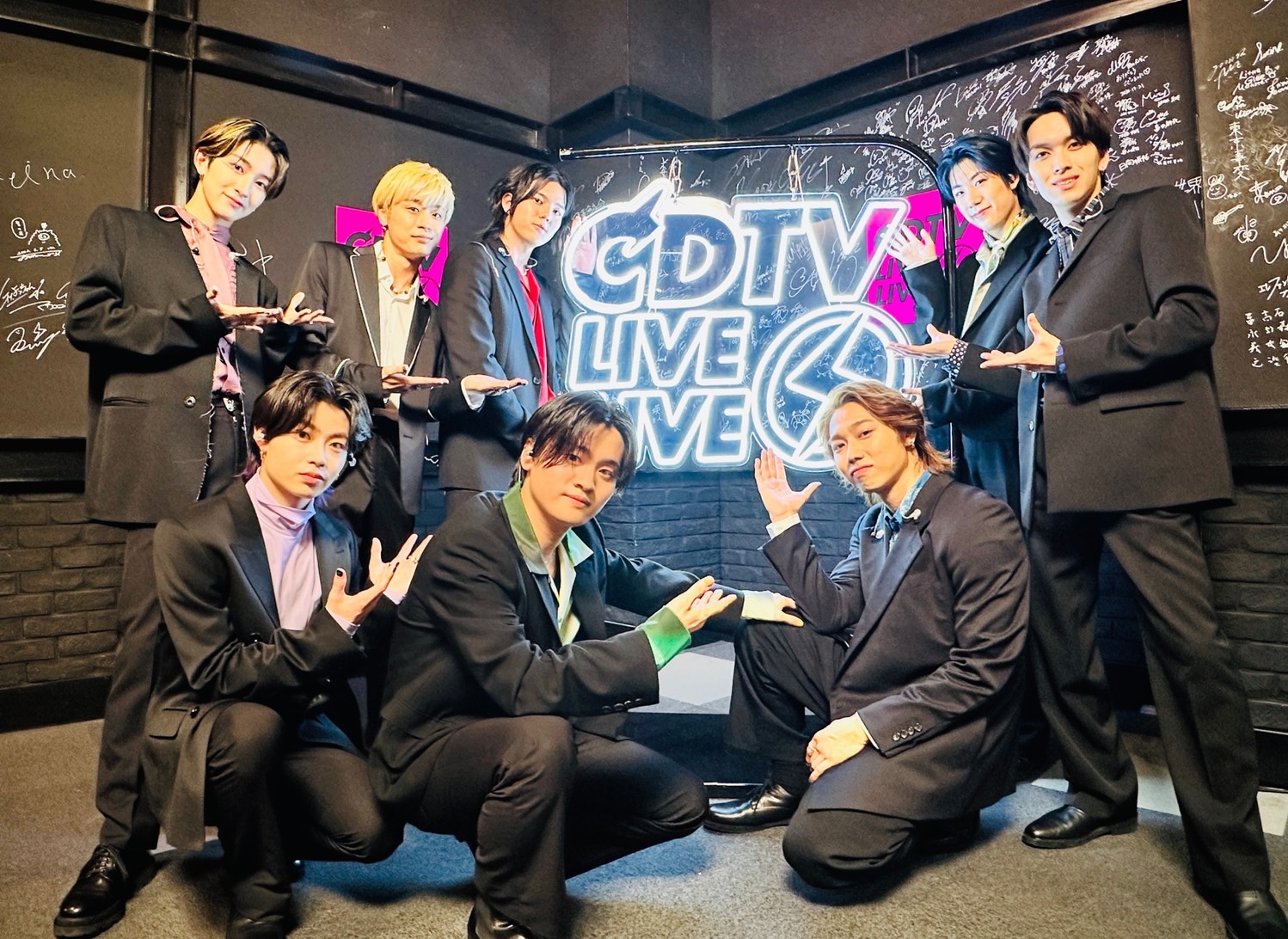 CDTV on Twitter: "#CDTVライブライブ 今夜も激アツLIVEをお届け♪ 本番直前ショットで実況中だよ📸 トップバッターは SKY-HI 率いる BMSG が BE ...