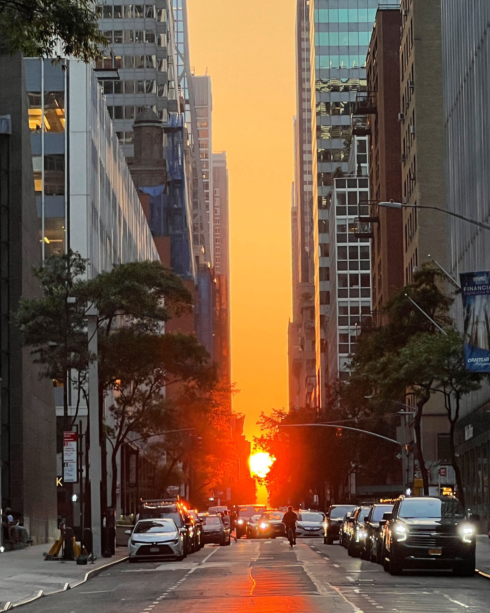 Lenka Houskova White on Twitter: "“Manhattanhenge” is back ☀️ Today and tomorrow is when the NYC ...