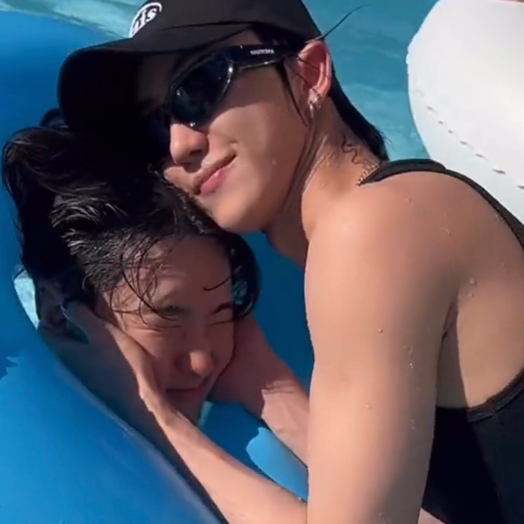 원 💜 on Twitter: "two kinds of mood rn: 🥹 🫠 https://t.co/zx5TU9LrKe" / Twitter