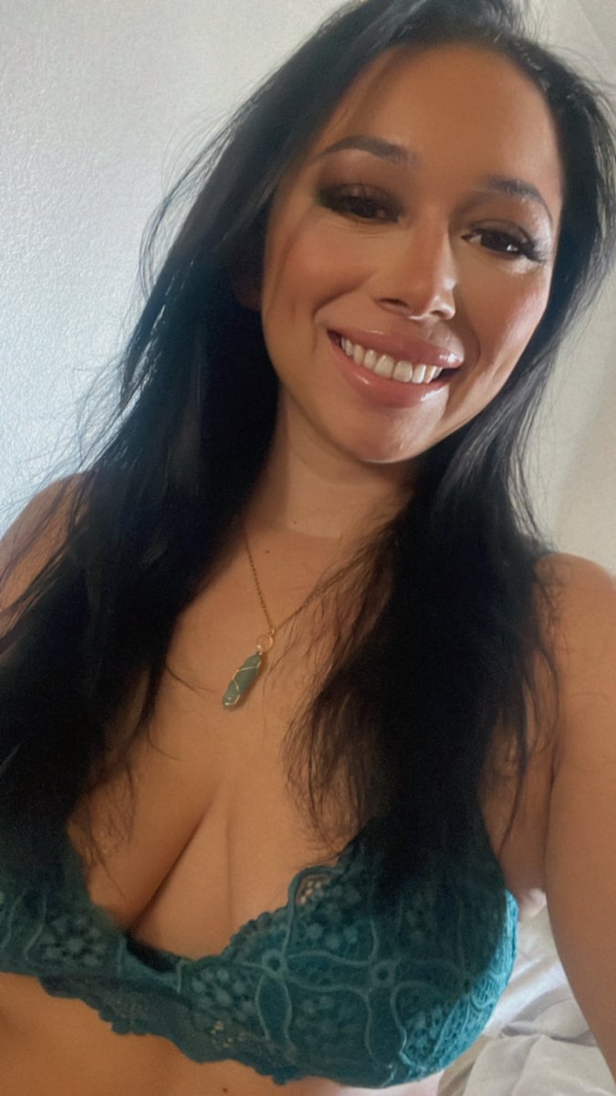 💋Stephanie Saint💋 on Twitter: "Text me here at work bored @SextPanther @SextPantherRT https ...