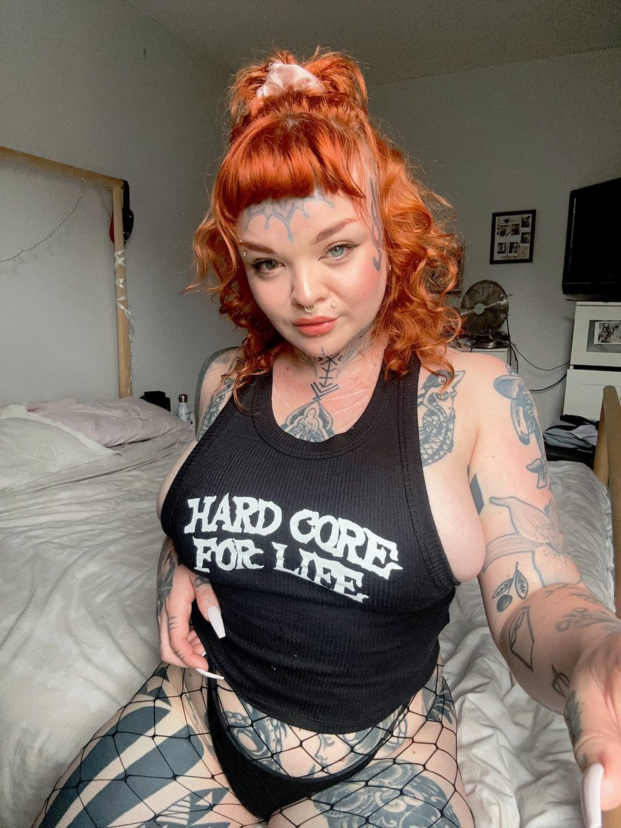 Lohhtuz On Twitter Sideboob 4 Life