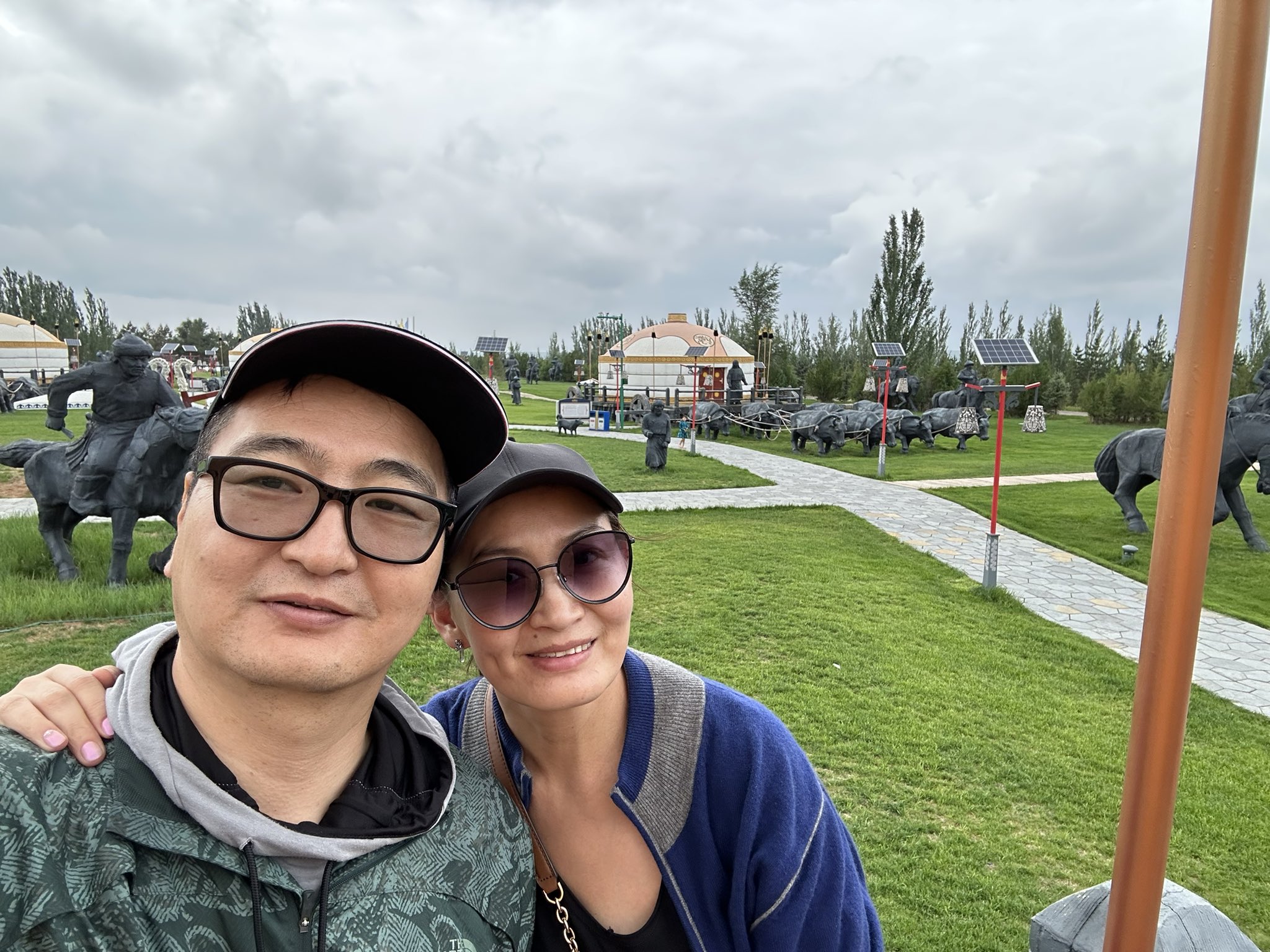 Самданнямын Мөнхчулуун On Twitter 1960 аад оны үед Хятадын дарга Мао Хүн ихтэй бол Хүч ихтэй