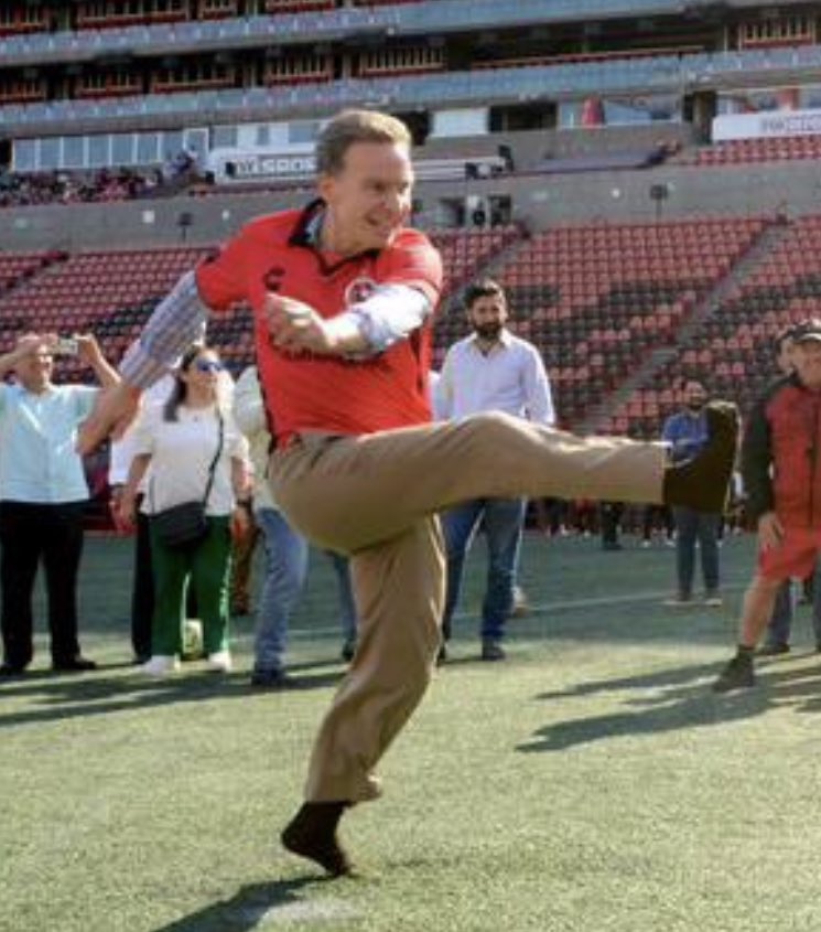 Simplemente Pau on Twitter: "@VelascoM_ @jesuscorona01 Pareces el chavo del 8 https://t.co ...