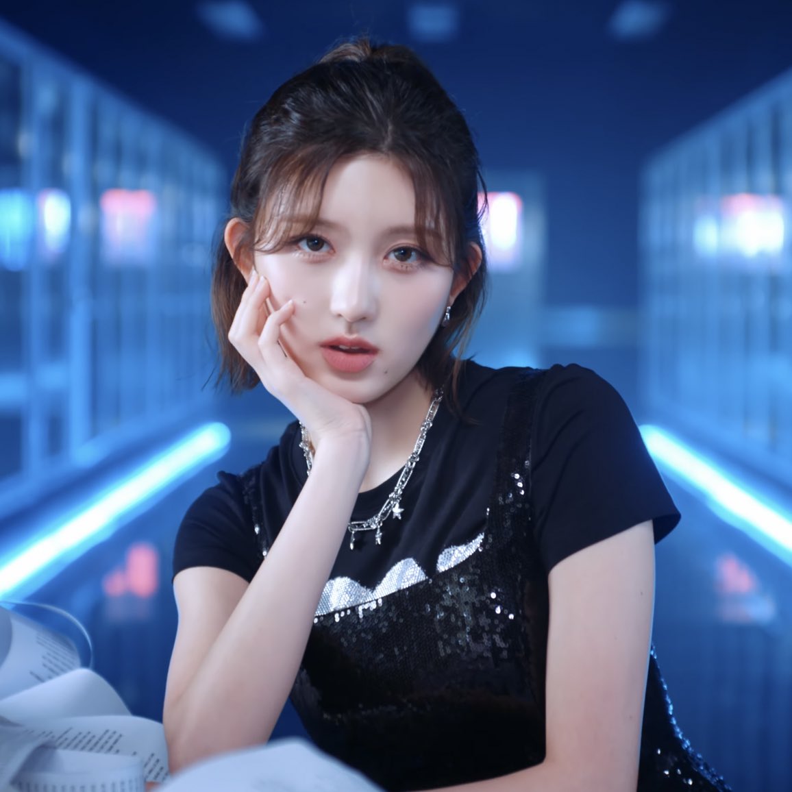 𝑔. on Twitter: "long haired gaeul and short haired gaeul in one mv IVE I WANT OUT NOW #IVE_IWANT ...