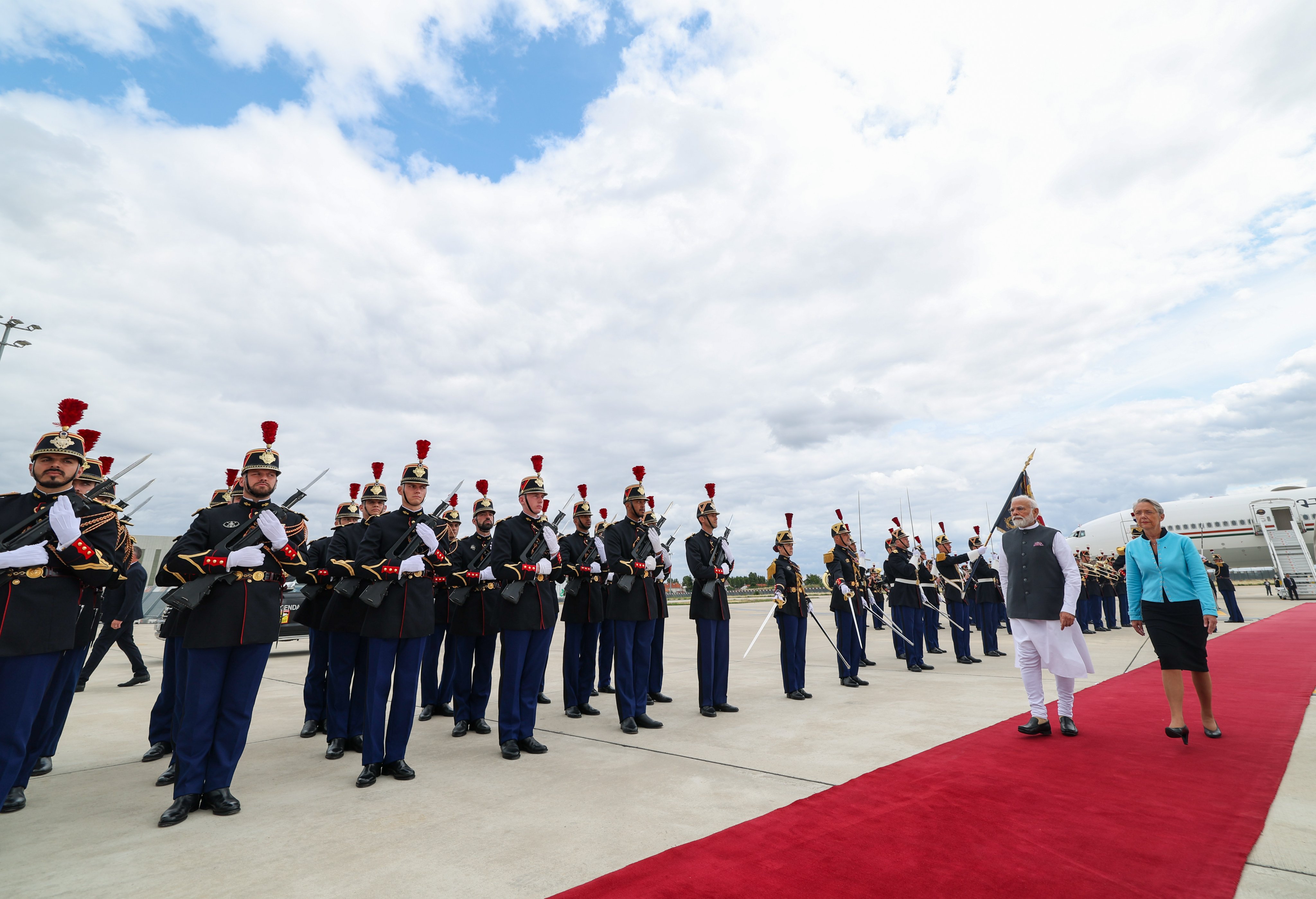 Pib India On Twitter Prime Minister Narendramodi Arrives In Paris