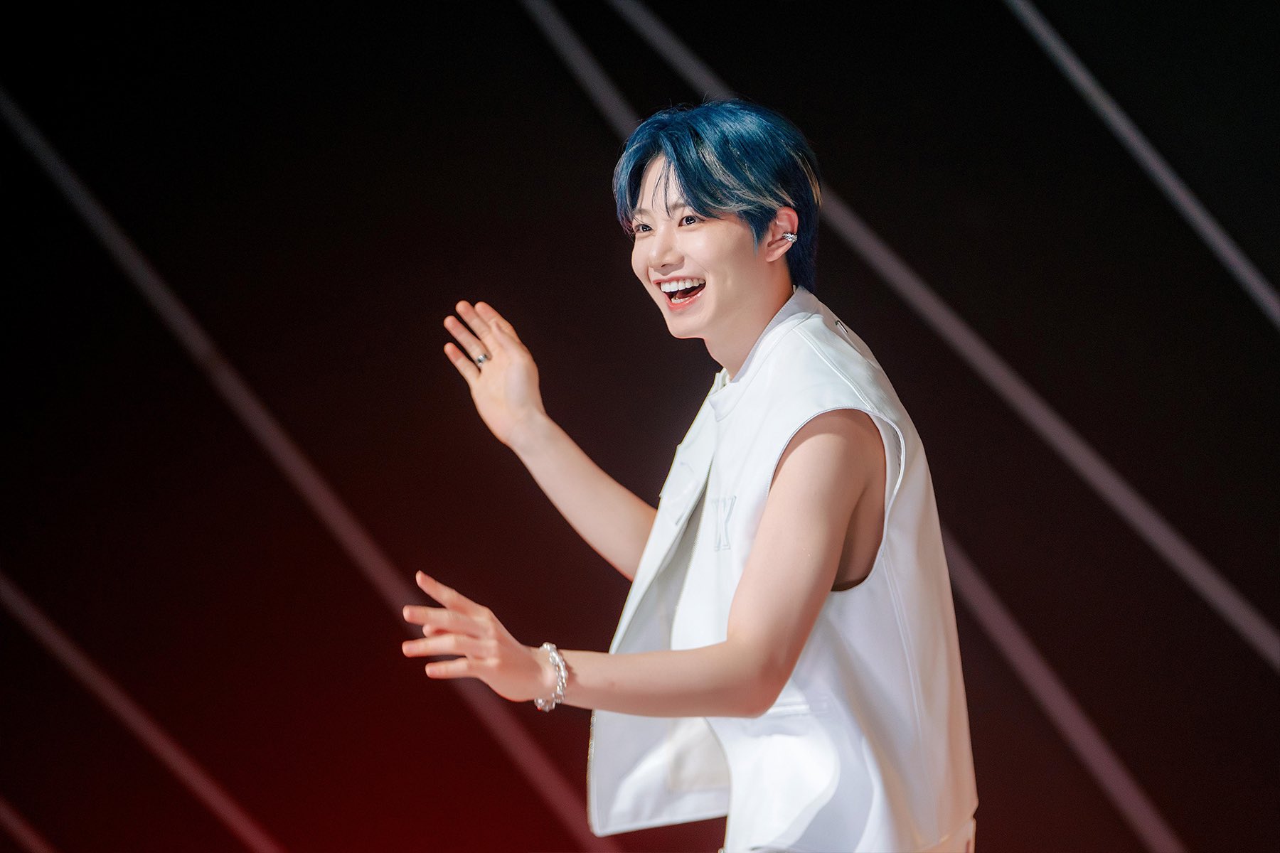 JUNKYU GLOBAL on Twitter: "#JUNKYU Behind Photos from last week’s #MOVE performance in SBS ...