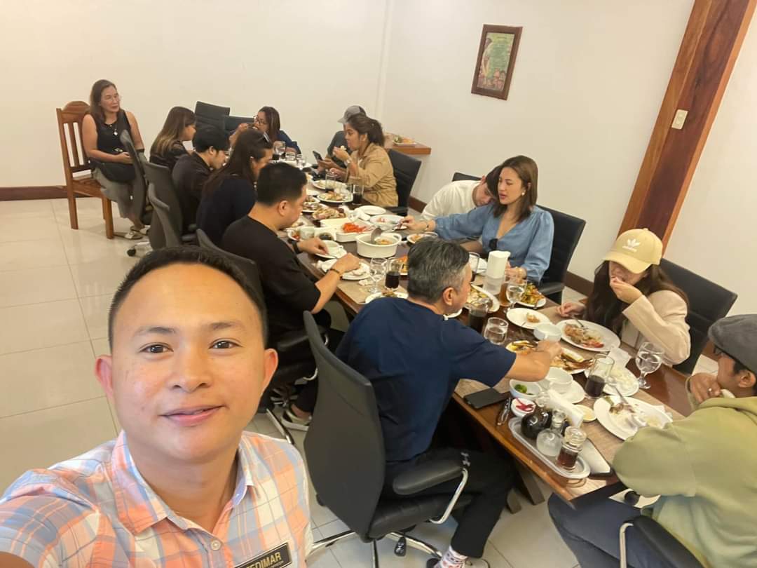 RAYVER CRUZ DAILY on Twitter: "Sweetness 👀😍 ️ #JulieVer with Team Sparkle @RAYVERCRUZ20 @MyJaps ...