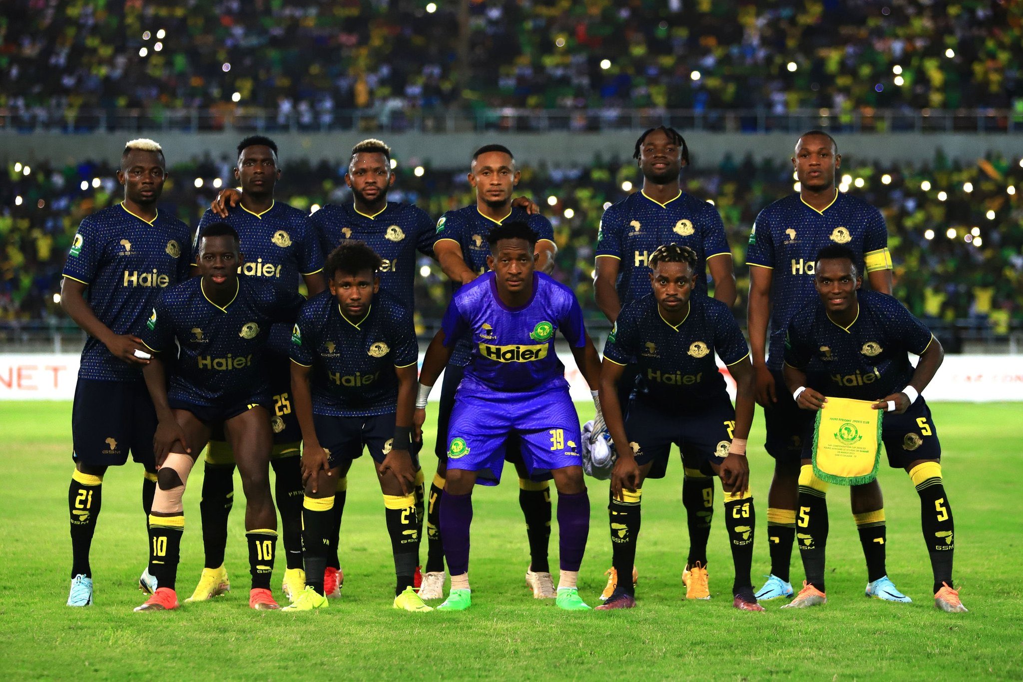 Xivondwani Sèrgio.🇲🇿🇦🇴 💛 on Twitter: "@KaizerChiefs My favorite team Vs my Favorite team ...